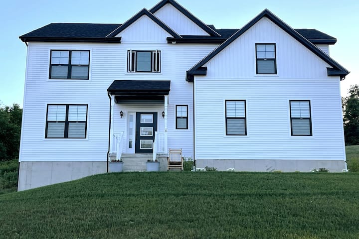 Private Newly Built Home! 50 Minute Drive To Nyc! - Goshen, NY