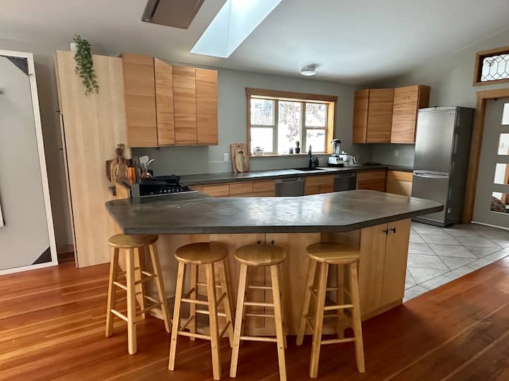 Big & Bright Liveable 1 Bed & Guest Bed In Nelson - Nelson
