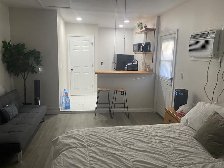 The Golden Studio - Winter Park, FL