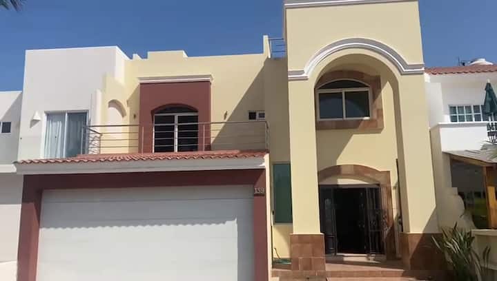 Amplia Casa En La Playa - Mazatlán