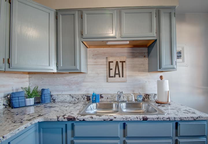 Apartment Near Hobart/bp Refinery - Hobart, IN