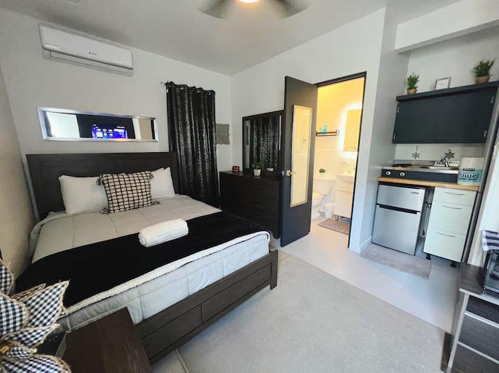 Casita Ii Studio At Ocean Park Near Ocean - San Juan