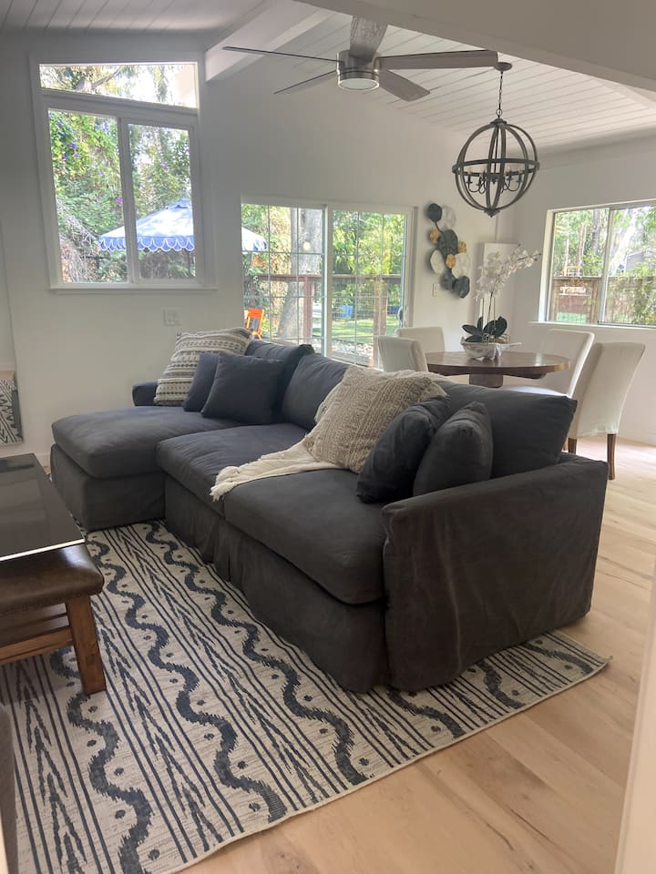 Renovated & Private Guest House - Palo Alto, CA