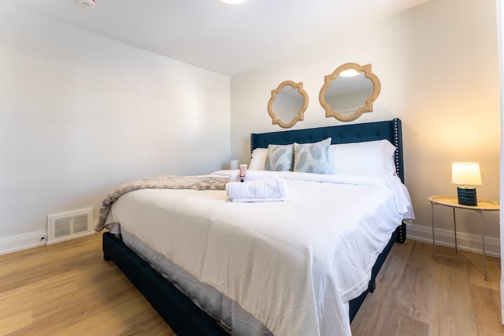 Elegant 2bd-mins To Juravinski, Mohawk & St Joe - Hamilton