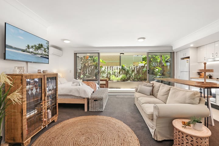 Cozy Manly Studio With Parking & Air Con - Manly
