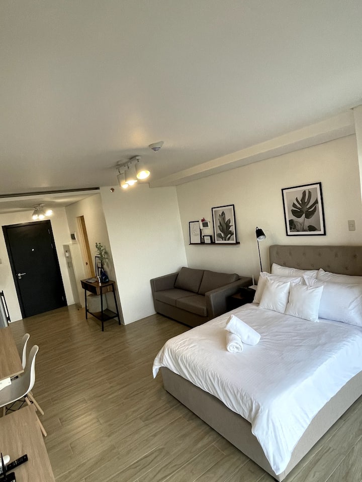 Great Value | Clean & Cozy Condo | Fast Wi-fi - Cebu City
