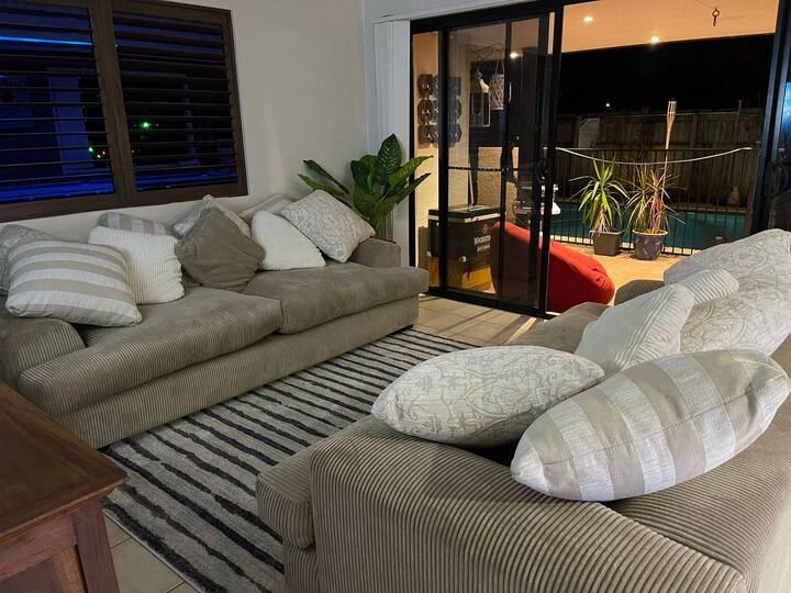 Spacious Home With Pool Park Views - Buderim