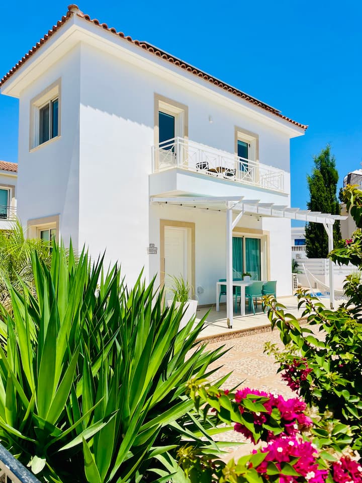 Palm View Villa - With Private Heated Pool! - Cyprus