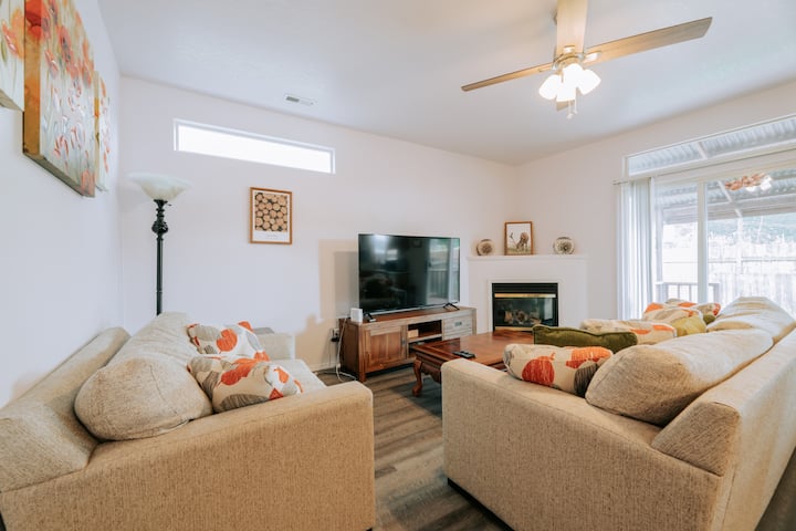 Modern 3b/2.5b Entire House Nike - Hillsboro, OR