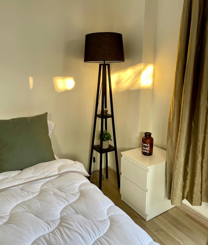 Istanbul Stylish Room–sharing Duplex (Girls Only) - Istanbul