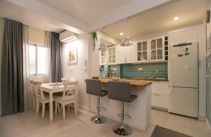 2 Bedroom Central Apartment In Torremolinos - Torremolinos