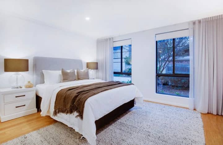 “Health Retreat” Ensuite Room With Bathroom - Perth