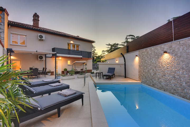 Boutique Holiday Home In Pula With Terrace - Pula