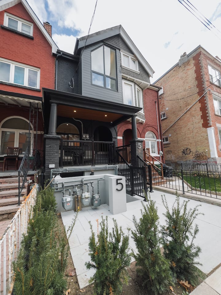 A Life @ Leonard - Toronto