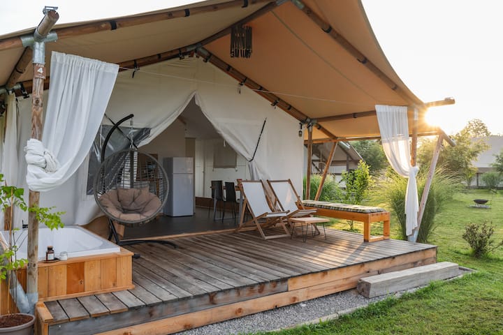 Glamping Tent With Bathroom & Tub, 54m2 - Metlika