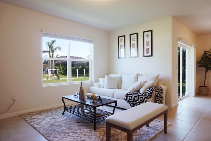 Home In Cape Coral - Cape Coral, FL