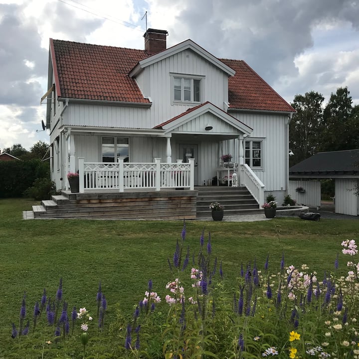Stort Hus Med Uteplatser Nära Bad Och Vasaloppsmål - Mora