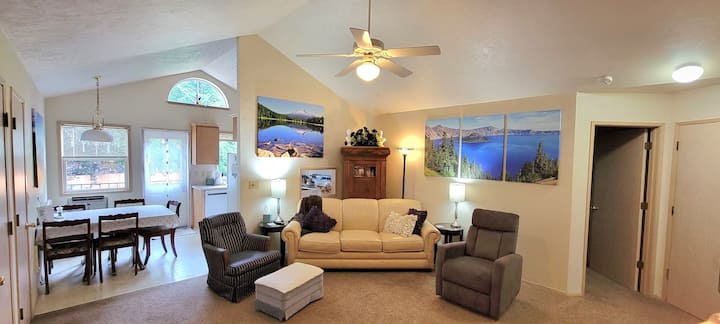 Perch At Oak Patch, 2 Bdrm / 1 Bath - Eugene, OR