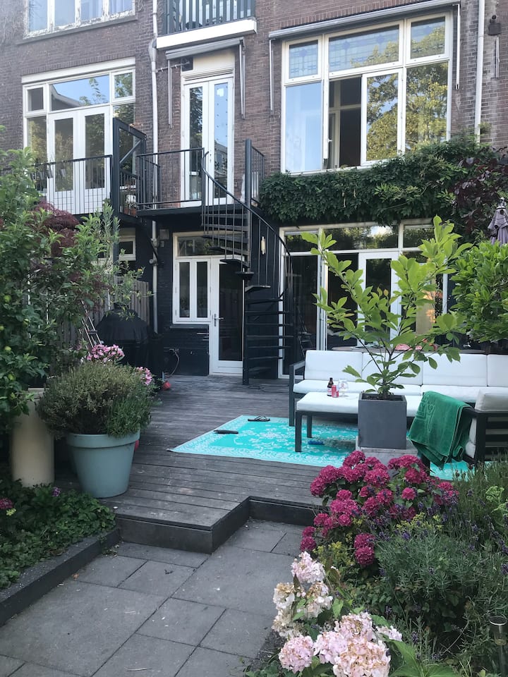 Citycentre Family Home *Garden & Private Parking* - Rotterdam