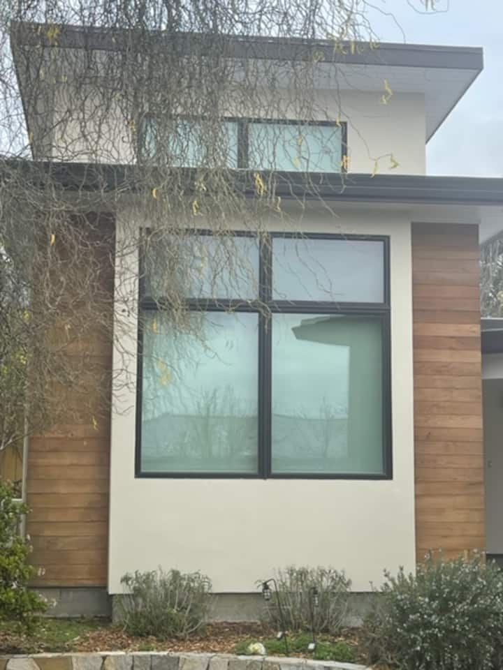 Private Room & Bathroom - Millbrae, CA