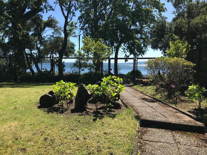 Casa Frente A La Playa Grande De Pucon - Pucon