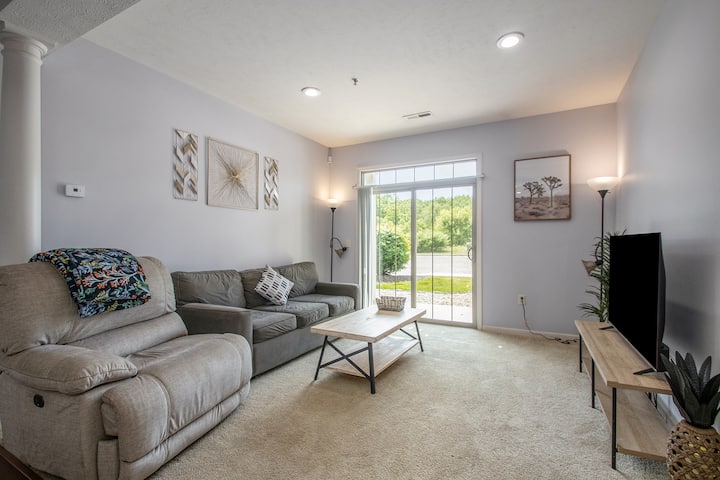 Cozy Condo For Nd/business Stay - South Bend, IN