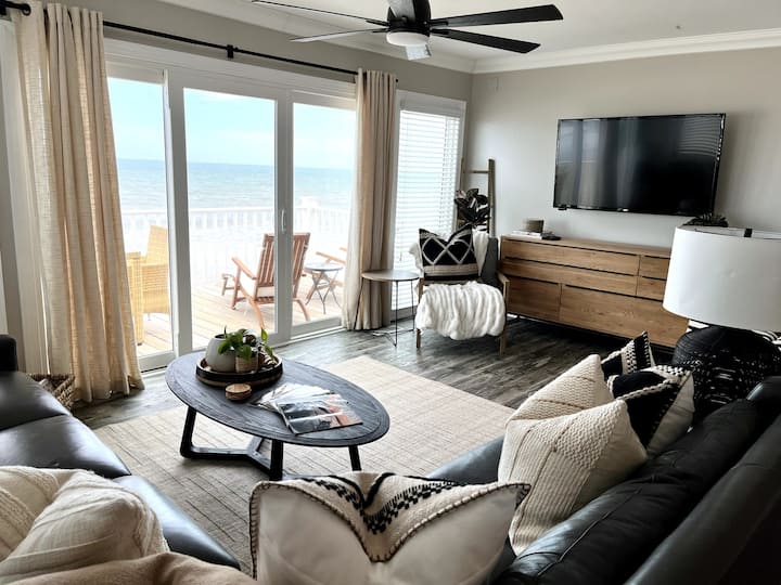 Oceanfront Beach House - Family Getaway! Sleeps 8 - North Topsail Beach, NC