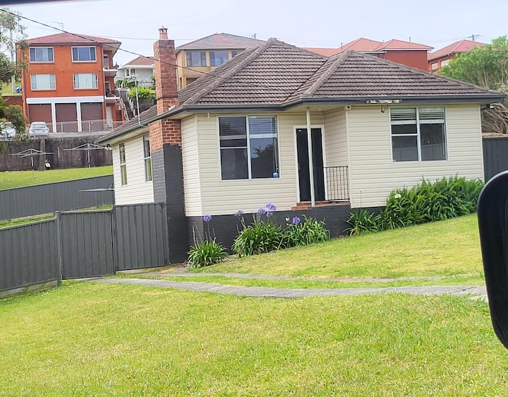 Compact By The Lake - Wollongong