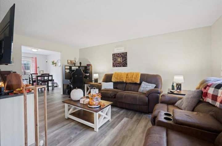 Cozy Two Bedroom Condo On The East Side - Columbus, OH