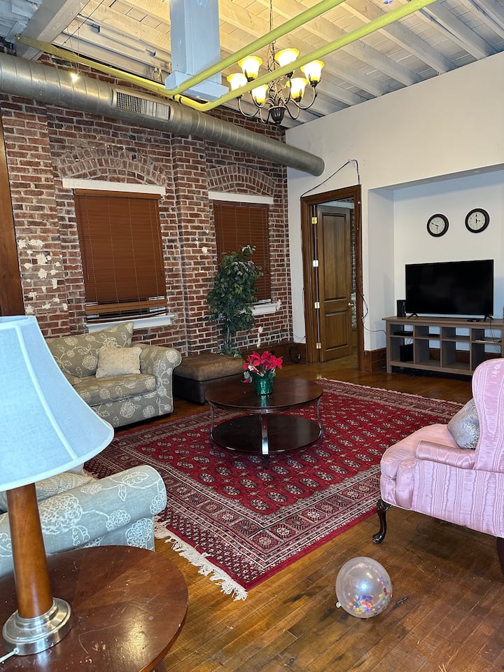 Downtown Loft - La Vie Est Belle - Lexington, KY