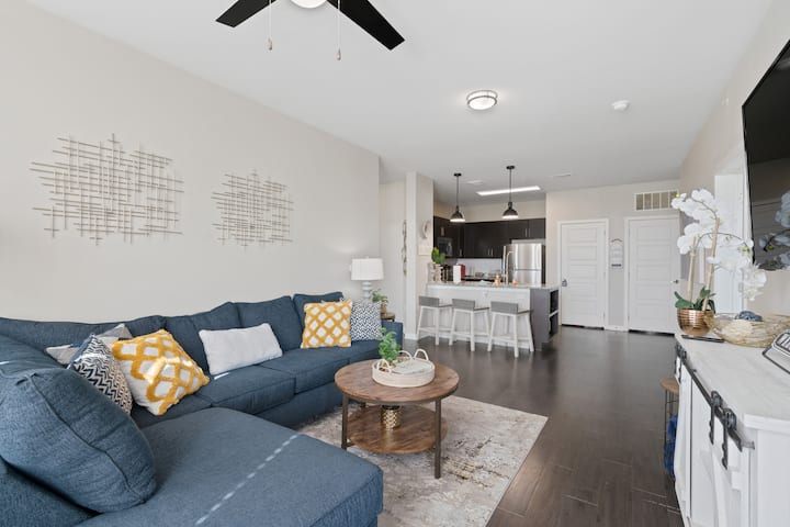 Cozy Comfort Meets Austin Cool - Buda, TX