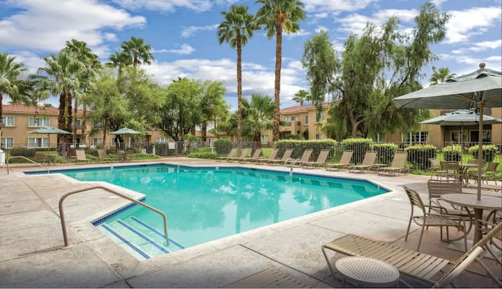 Your Coachella Getaway Inthe Desert Awaits You! - Cathedral City, CA