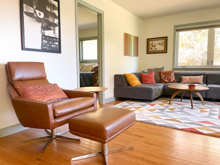 Clean, Comfortable, Modern Apartment - 60 Day Min - Asheville, NC