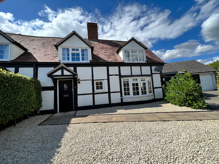 Your Room In The Centre Of The Cotswolds - Cheltenham