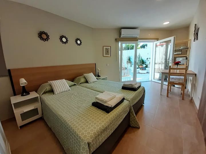 Room W/ Private Bathroom - Suite 4 - Albufeira