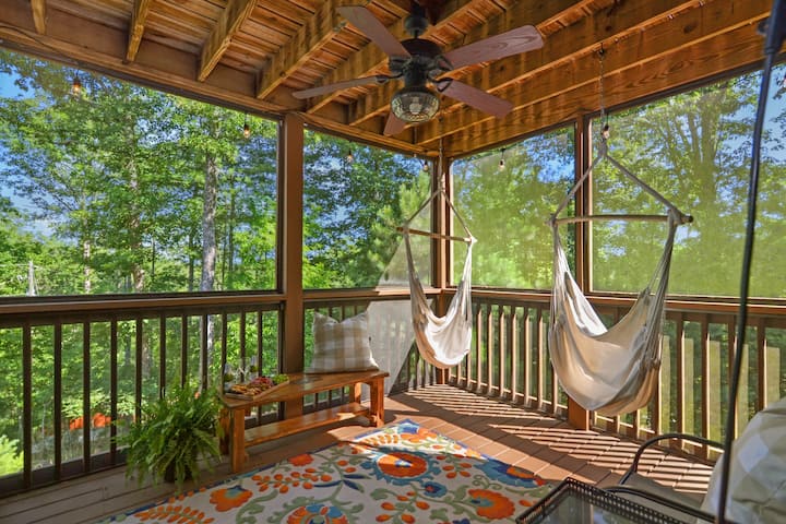 Dog-friendly Cabin | Views, Hot Tub & Game Room - Ellijay, GA