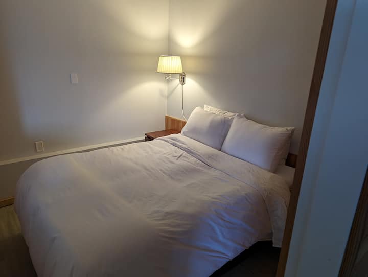 The Cedar Suite | Waterfront, Central, 2 Beds - Île de Vancouver