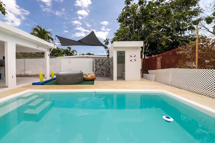Family Southern Getaway Private Pool Jacuzzi - Guayama