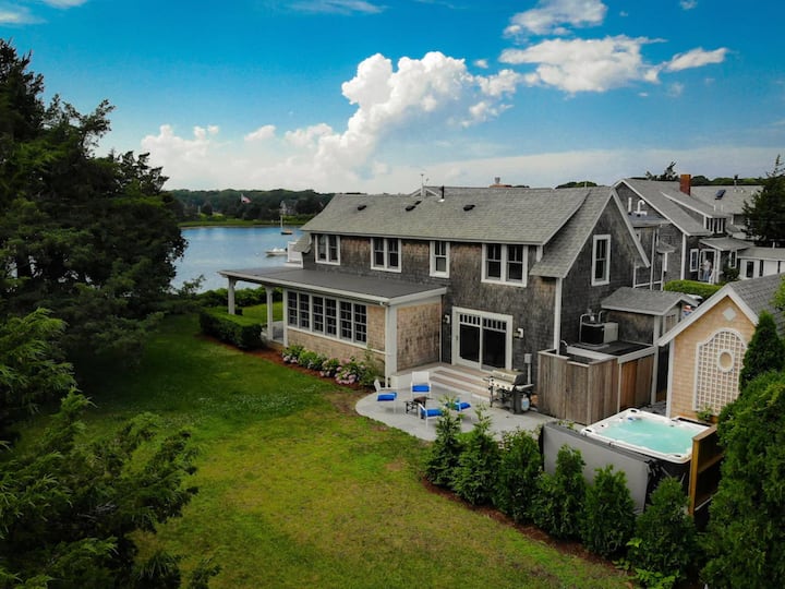 Cape Cod Waterfront House With Year-round Hot Tub - Falmouth, MA