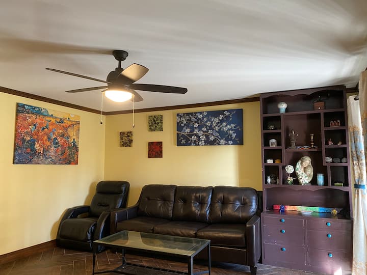 Hidden Oasis - Peaceful Comfort - Fayetteville, AR