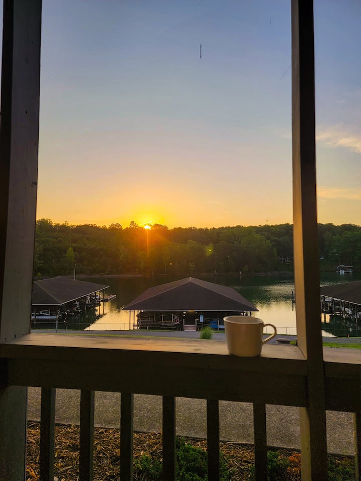 Lakefront Retreat, Waterfront, Golf & Pools - Leesville Lake, Gretna