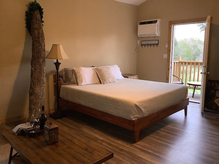 Romantic / Peaceful Treehouse - Brazos Bend State Park, Needville