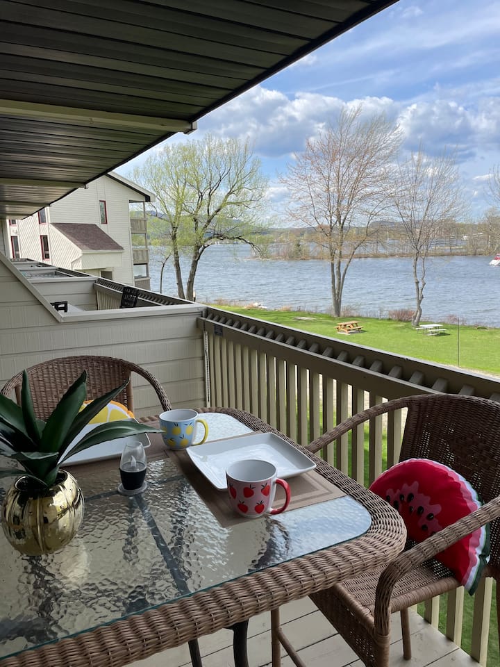 Loft Sur Le Lac Memphré. À Pied Du Centre-ville - Magog