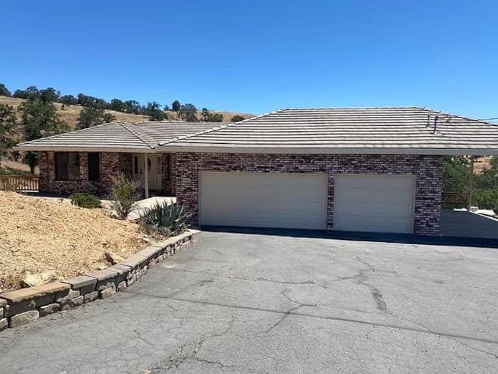 Remodeled Getaway Home! - Lake McSwain, Snelling