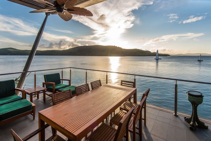 Yacht Club 19 - Ocean Front, Pool And 2 Buggies - Hamilton Island Airport