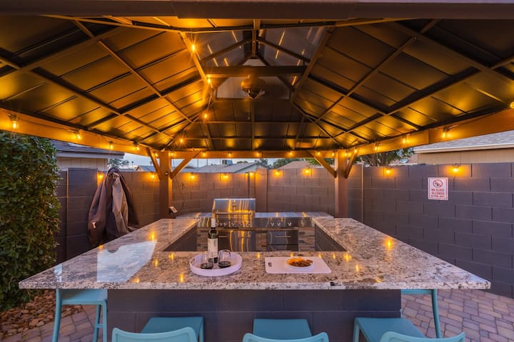 Gorgeous Backyard~priv Pool~pergola/ Built In Bbq - Chandler, AZ