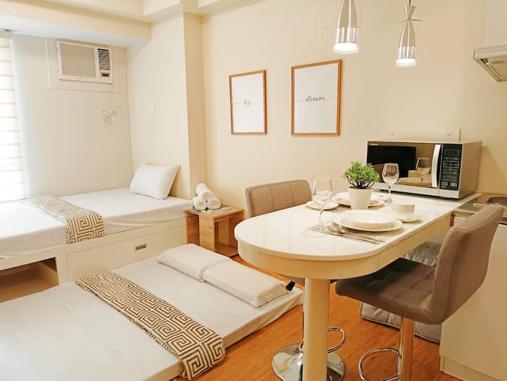 204 Pool, Wi-fi & Netflix In Cebu It Park - Lahug