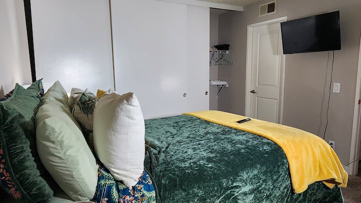Cozy Private Suite In Simi Valley - Simi Valley, CA