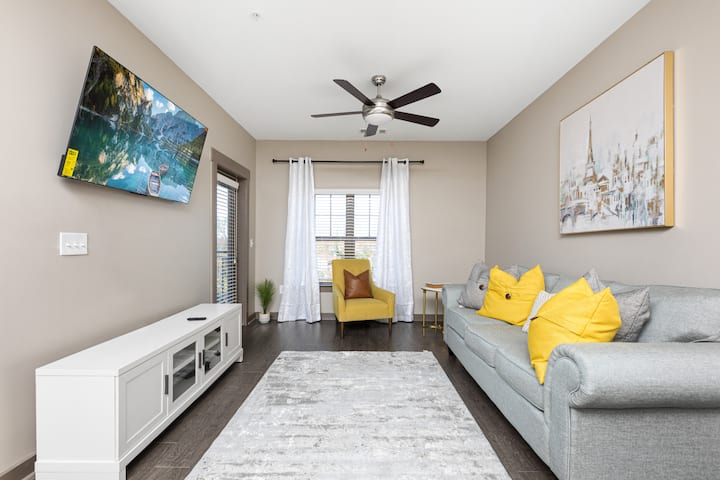 Trendy Dt Apt 5 Min To Con + Gym,free Parking,wine - Charlotte, NC