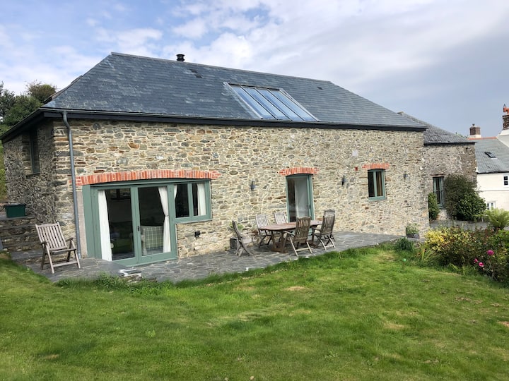 Comfortable And Rustic Converted Barn - Salcombe